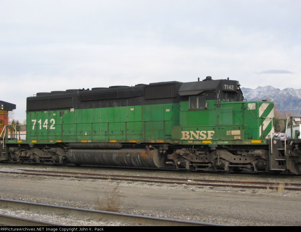 BNSF 7142